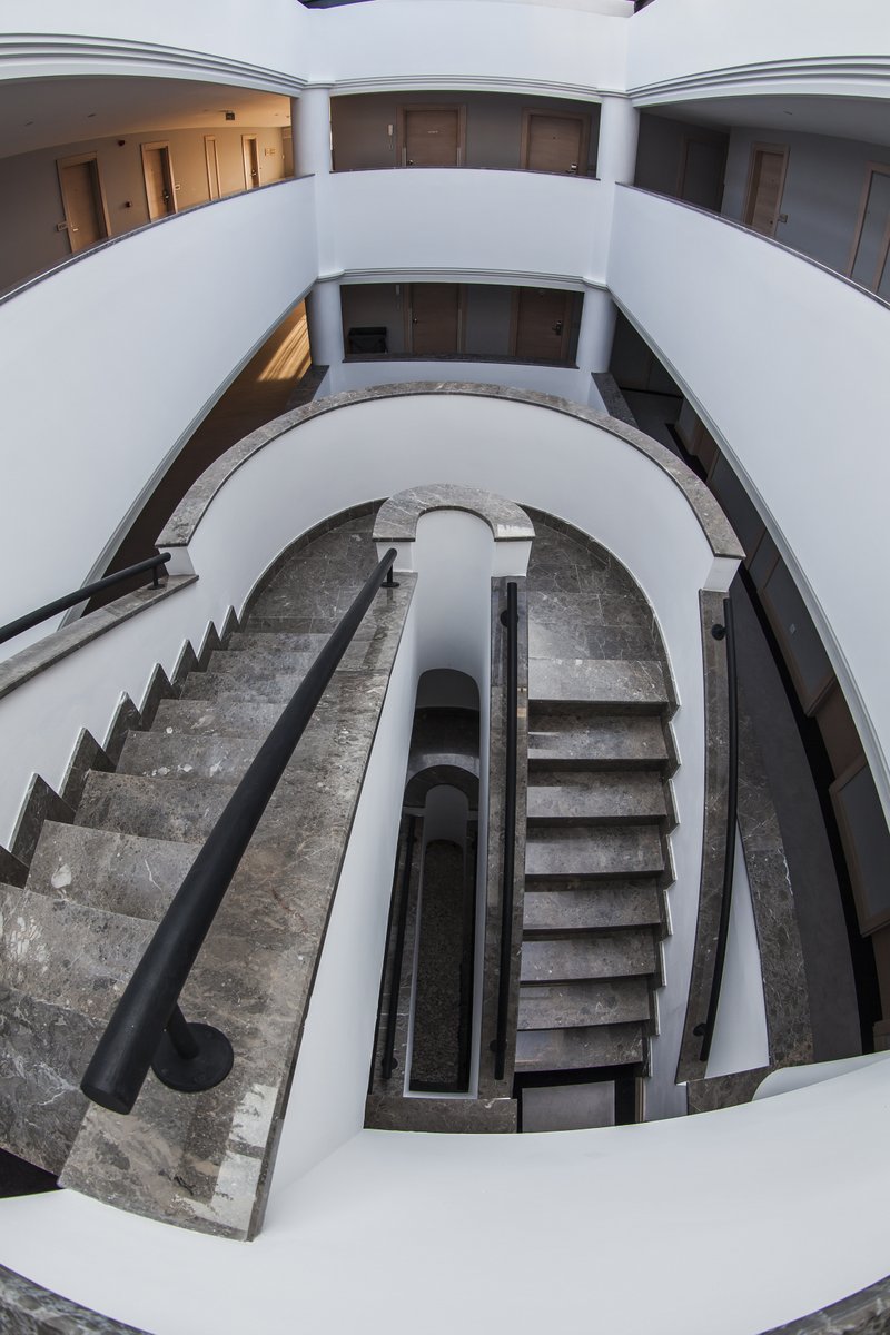 Savana Grey – Archest